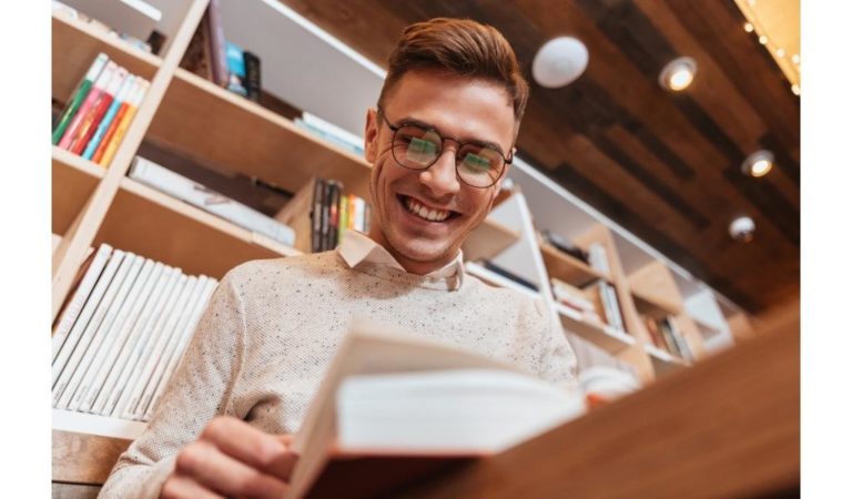 Should You Read More Than One Book At A Time? | Reader's Grotto