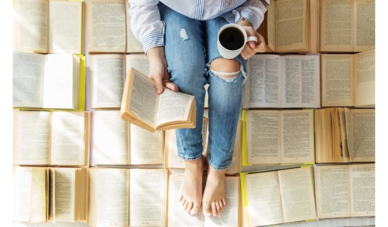 Should You Read More Than One Book At A Time? | Reader's Grotto